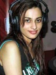 Shraddha Pandit Biography | Shraddha Pandit Boyfriend, Husband, Family ...