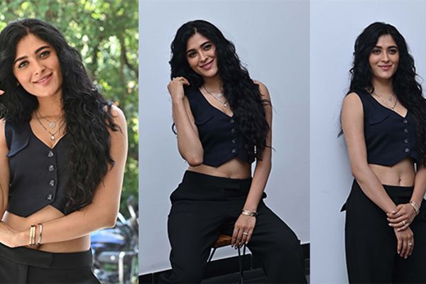 Telugu Actress: Photos, Pics, Images, Movie Stills - Filmibeat