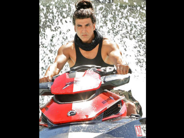 Akshay Kumar’s hippy look from Dishoom - Hindi Filmibeat