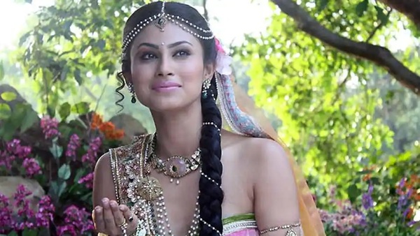 मौनी रॉय से लेकर पूजा शर्मा तक, देवियों के किरदार में इन एक्ट्रेसेस की ...