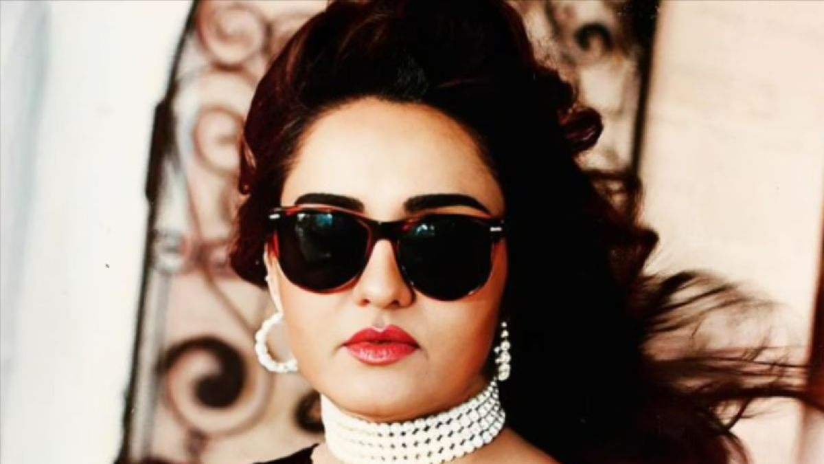 Reena roy daughter sanam khan looks beautiful and glamorous pictures viral - Hindi Filmibeat