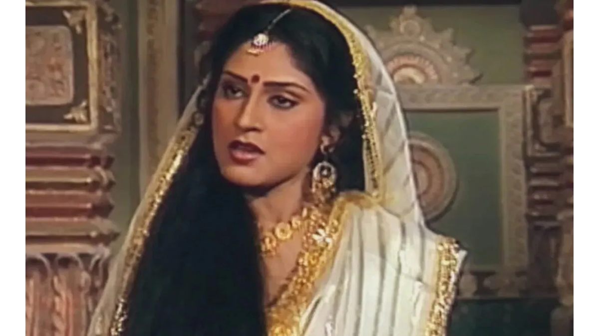 Mahabharata fame draupadi aka Roopa Ganguly complete look changed in 35 ...