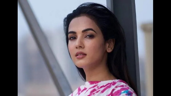 Sonal Chauhan played the character of Ravana wife Mandodari in AdiPurush, got a fee of 1.5 ...