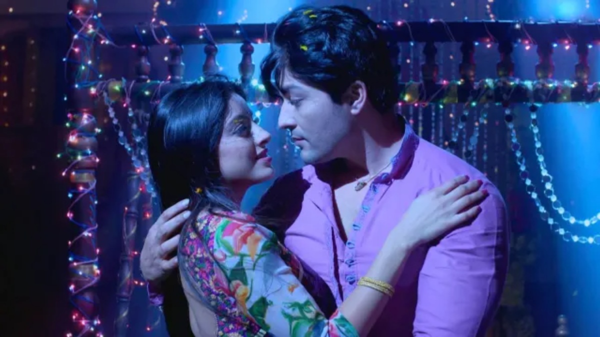 diya aur baati hum actress Deepika Singh slapped anas rashid during intimate scene - Hindi Filmibeat