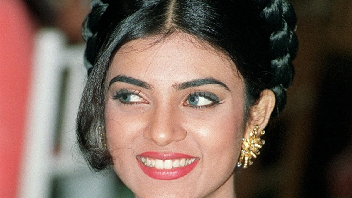 Sushmita sen elder daughter renee makeover her pictures gone viral on internet - Hindi Filmibeat