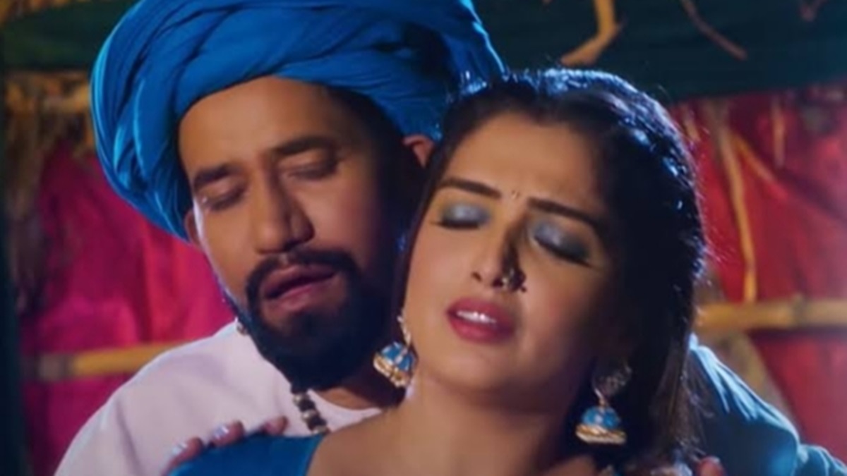 Bhojpuri nirahua amrapali dubey Suhagraat video viral on girada parda ...