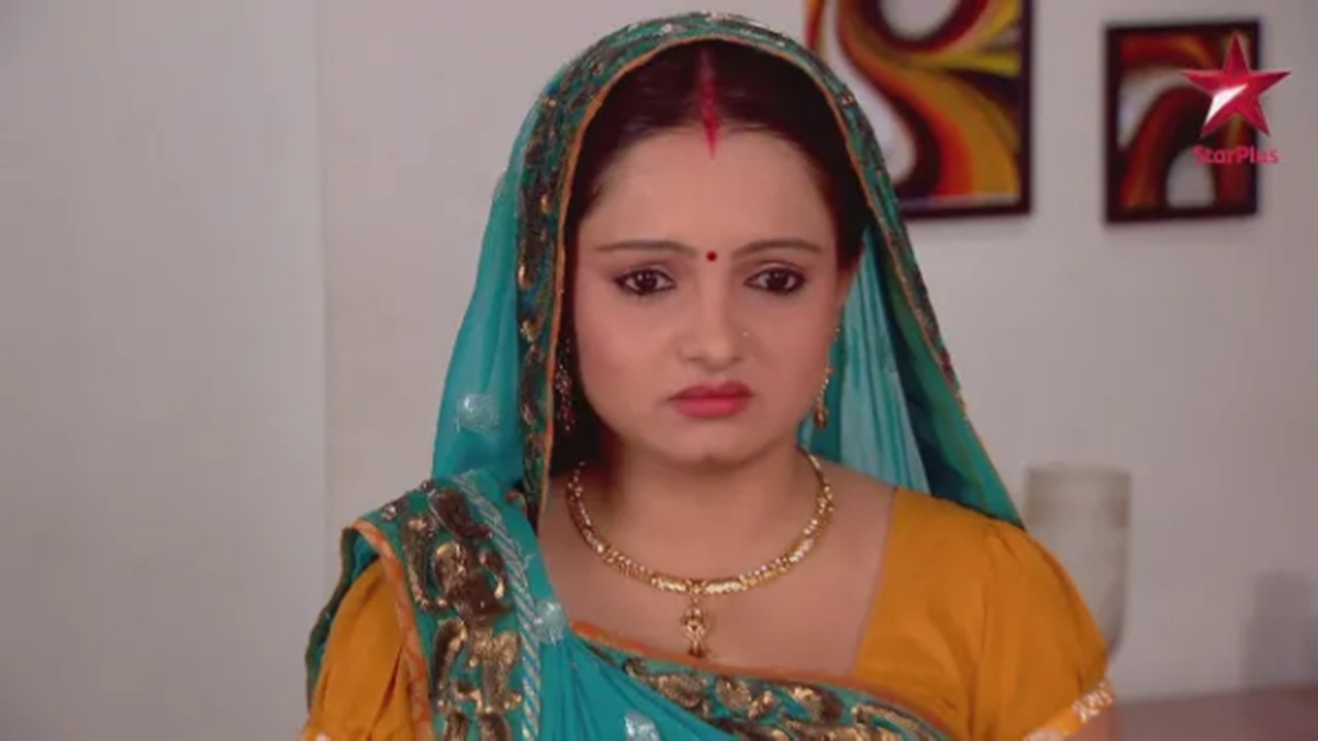 Saath nibhana saathiya fame gopi bahu aka gia manek transformation ...