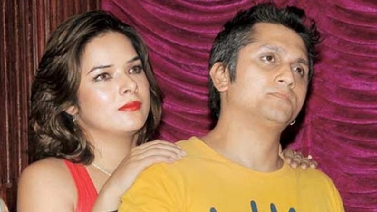 Udita Goswami got her husband Mohit Suri spied on agar tum mil jao actress husband - Hindi Filmibeat