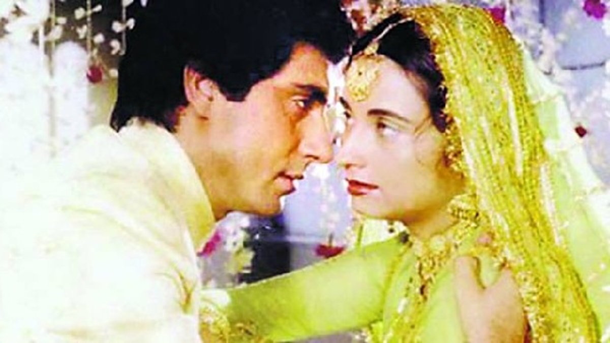 Raj Babbar, Salma Agha and Deepak Parashar film Nikaah against ...