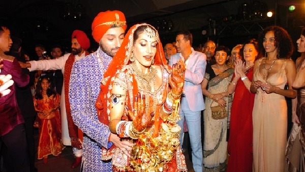 Karisma kapoor ex husband sanjay kapur wife priya sachdev married ...