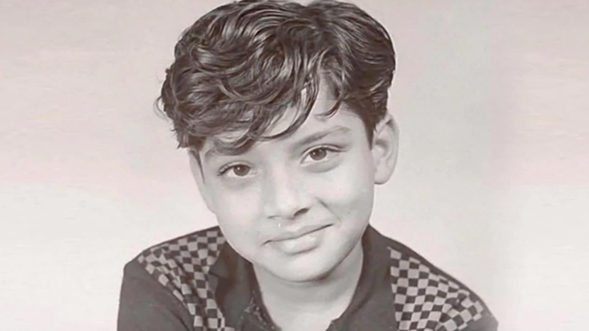 Sholay actor sachin pilgaonkar popular as child artist now his wife ...