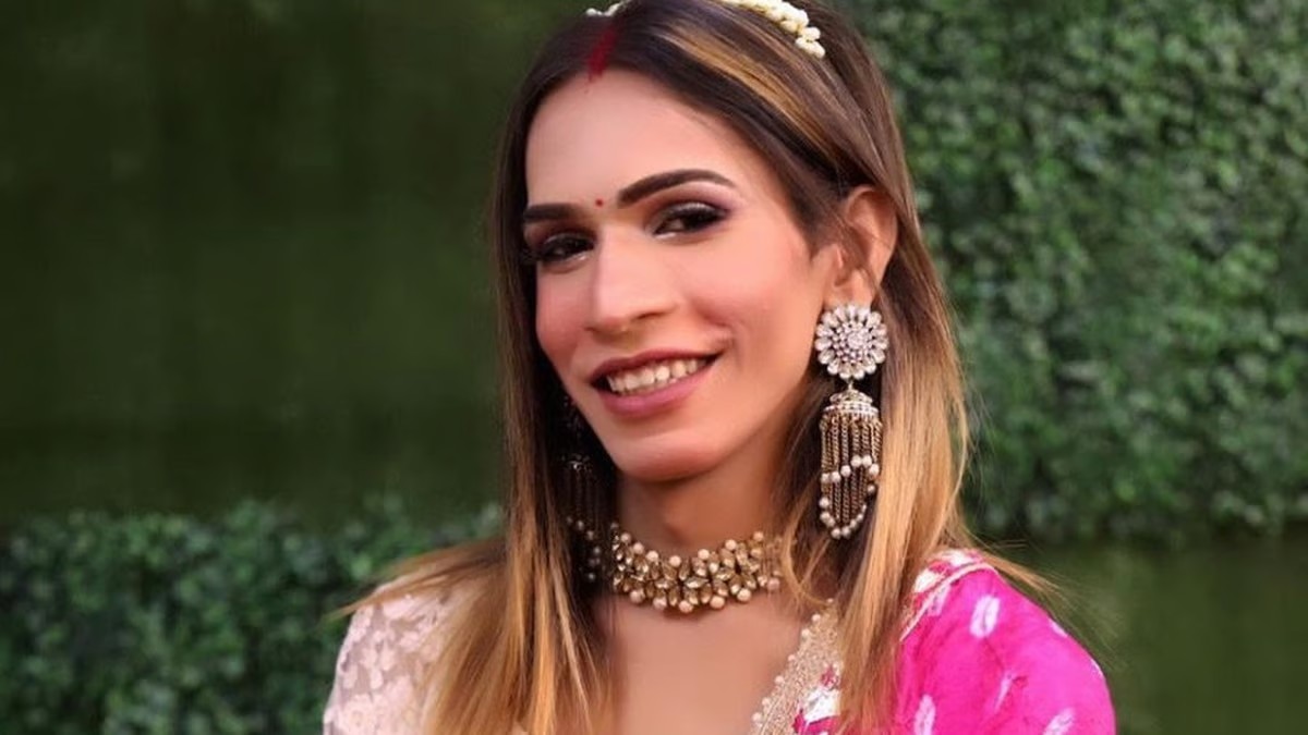 सिग्नल पर मांगी भीख, जिंदगी खत्म करने की कोशिश.. ट्रांसजेंडर महिला ऐसे ...