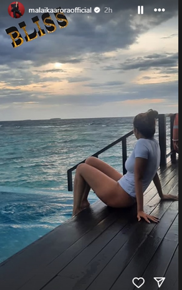 Malaika Arora Shared her hot photo in tee At A Resort In Maldives pic goes viral - Hindi Filmibeat