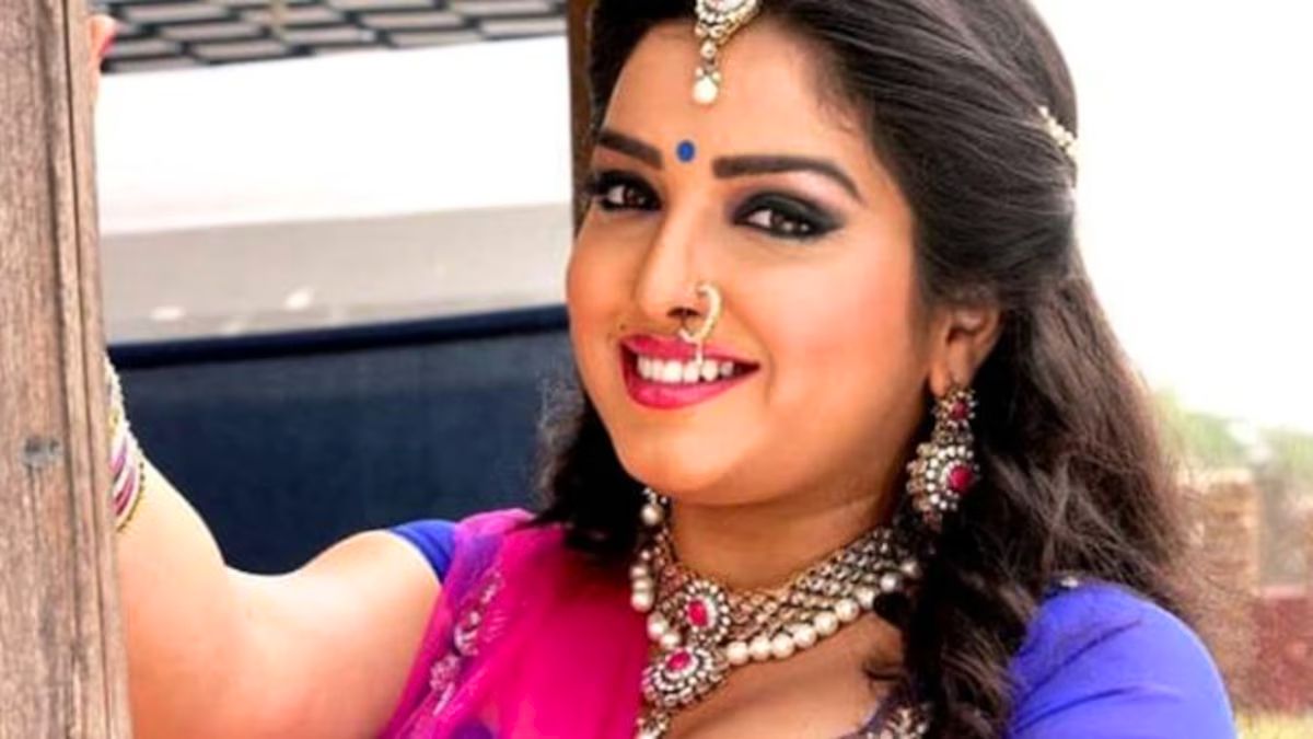 Bhojpuri Movie: Aamrapali Dubey's 'Matri Devo Bhava' in Mumbai ...