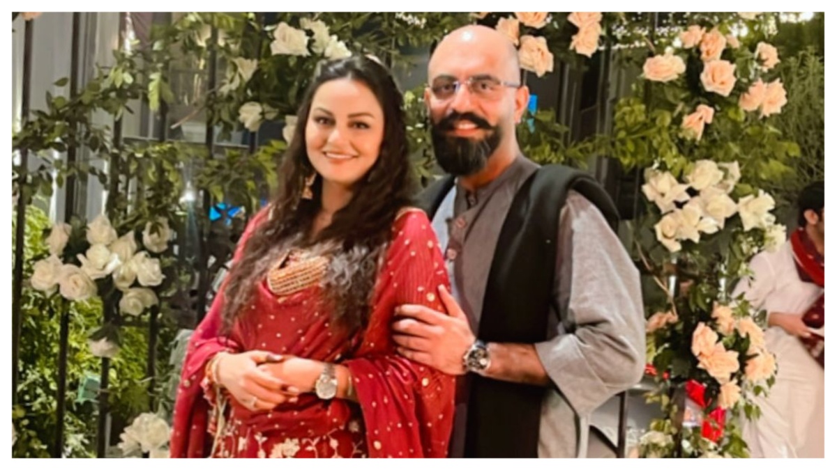 Pakistani Actress Javeria Abbasi Shared Romantic Photos With Husband ...
