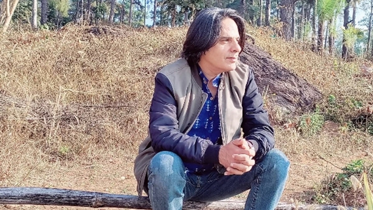 Rahul Roy Become Superstar From Aashiqui Film Then One Brain Stroke Ruined His Career - Hindi ...