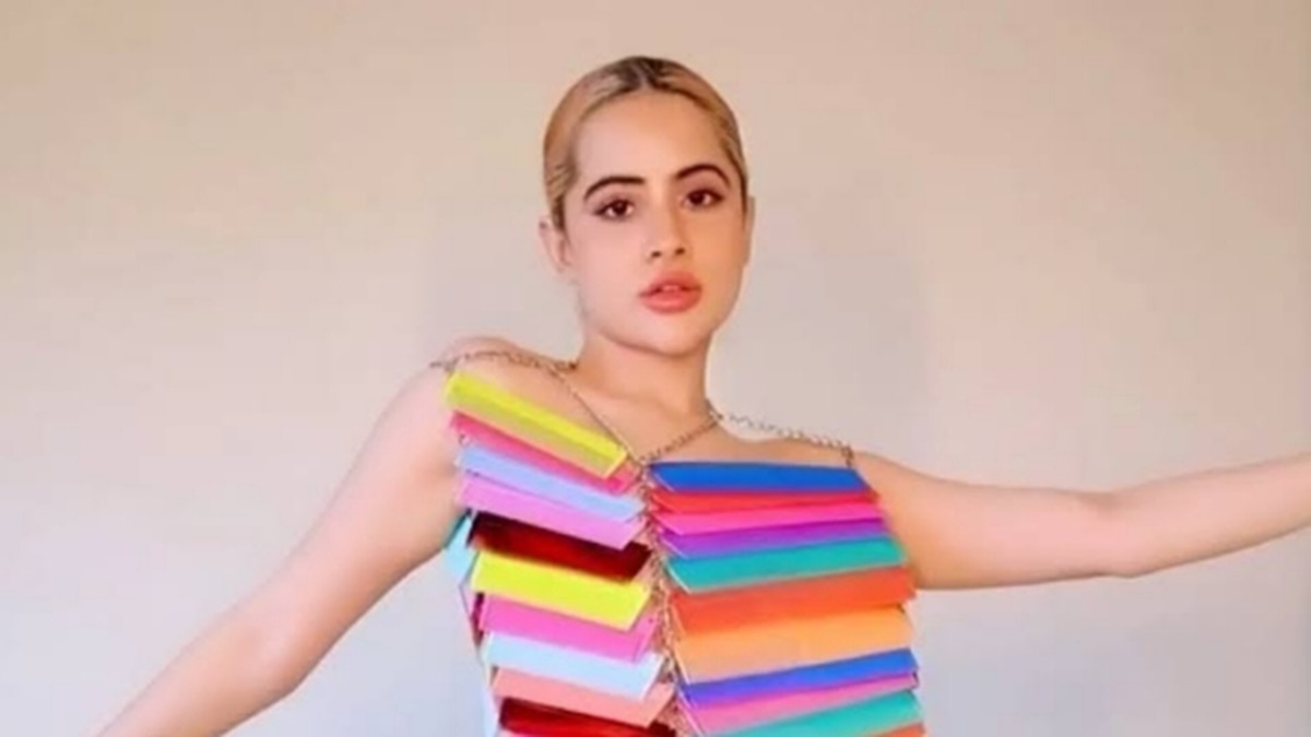 Urfi Javed Comb Dress Throwback Video Went Viral People Said Kuch Toh ...