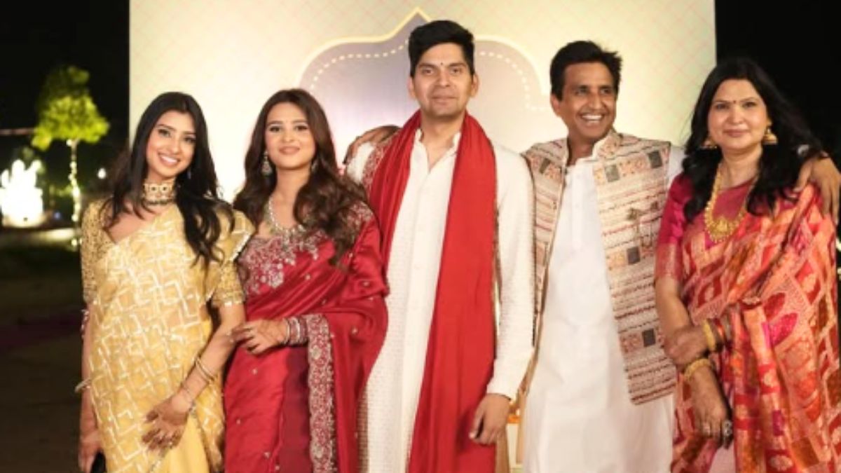 Kumar vishwas younger daughter kuhu vishwas sizzling photoshoot viral, seeling photo people ...