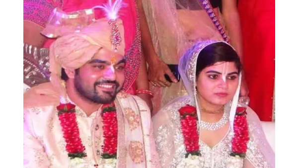 Devi Chitralekha Marraige With Muslim Driver Know truth Who Is Her ...