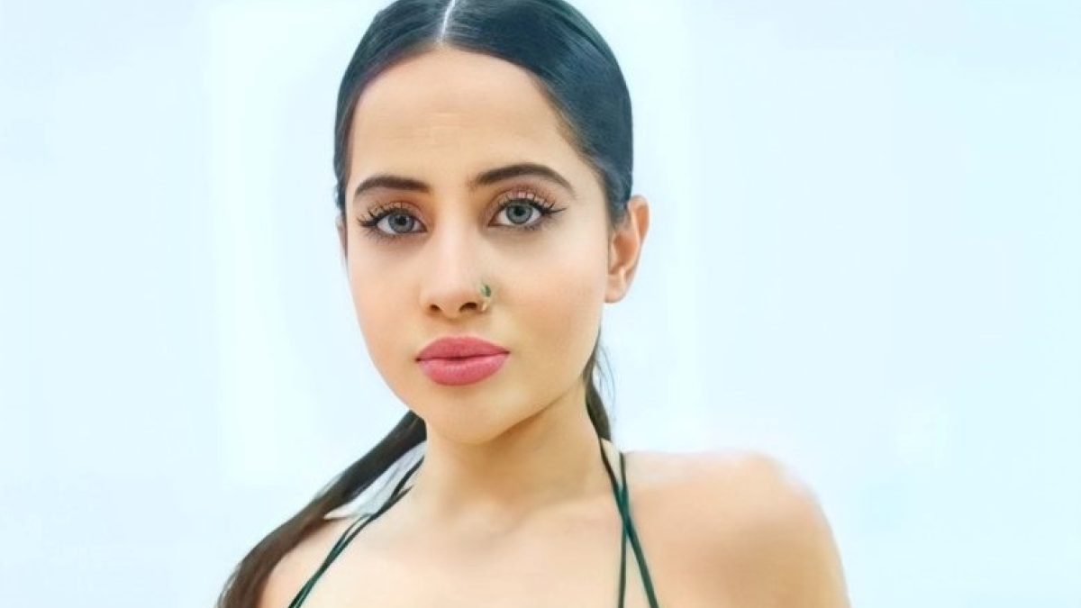 Urfi Javed latest look viral netizens slams urfi javed says ye hath ...