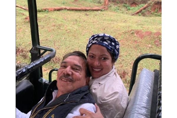 Arun Lal gets romantic with 28 years younger Bulbul Saha planned a ...