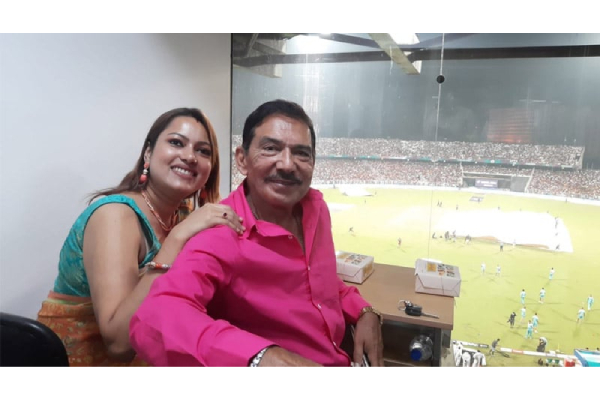 Arun Lal gets romantic with 28 years younger Bulbul Saha planned a ...