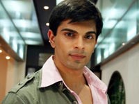 Karan Singh Grover | Dil Mill Gaye | Calling And Messaging | Female ...