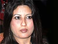 Iss Jungle Se Mujhe Bachao | Fiza Chand Mohammad | Model Negar Khan ...