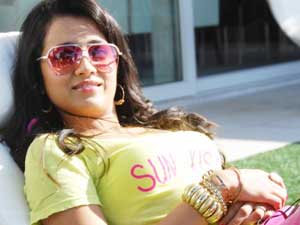 Trisha to don bikini for Bodyguard remake - Filmibeat