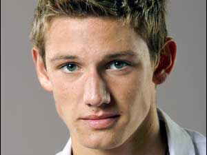 Alex Pettyfer to play stripper in Magic Mike - Filmibeat