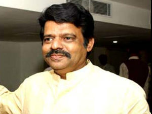 CM Oommen Chandy | Balachandra Menon Book | Ariyathathu Ariyendathu ...