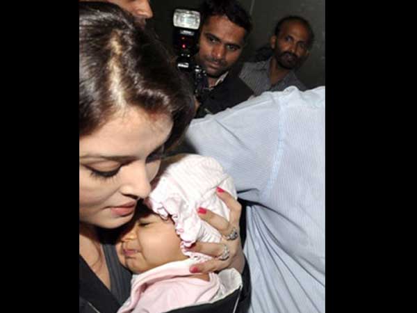 Pictures | Aishwarya Rai Bachchan | Aaradhya Bachchan | Mumbai Airport ...