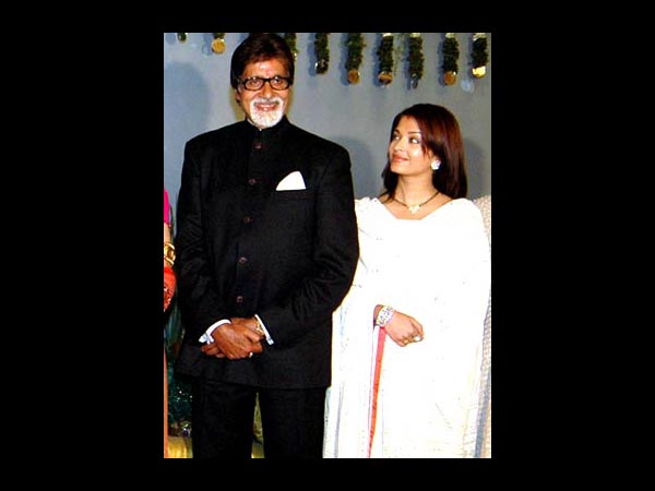Rare | Unseen | Pictures | Aishwarya Rai Bachchan | White Dress - Filmibeat