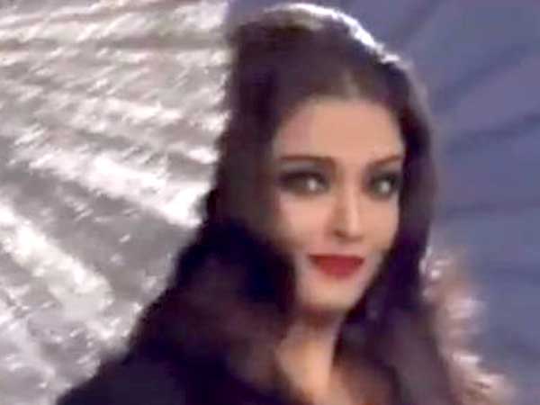 Rare | Unseen | Pictures | Aishwarya Rai Bachchan | Stage Performance ...