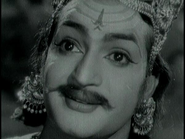 NTR Bronze Statue In Parliament | NT Ramarao Parliament Statue Unveiled ...