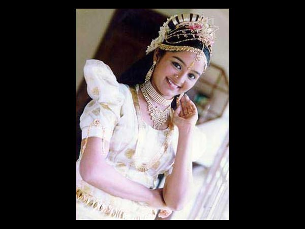 Manju Warrier | Amitabh Bachchan | Ad Film | Kalyan Jewellers - Filmibeat