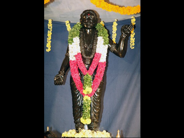 K Viswanath | Statue Photos | Sri Ajjada Adibhatla Narayanadasa ...