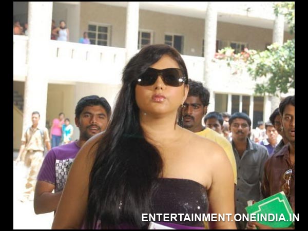 Sunny Leone Playing Teacher | Telugu Film Current Teega | Manchu Manoj | Rakul Preet - Filmibeat