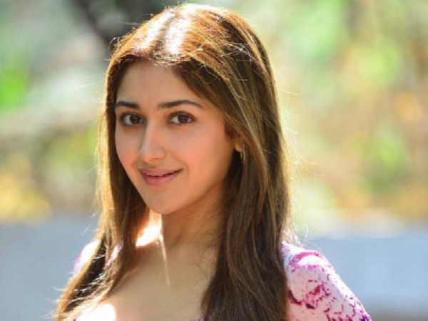 Oops! Sayyeshaa Rejected That Young Hero - Filmibeat