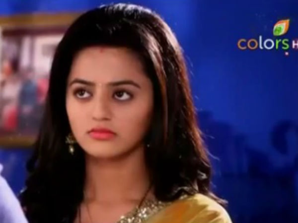 Swaragini Spoiler: Ragini’s Blackmailer Revealed; Swara To Help Ragini ...