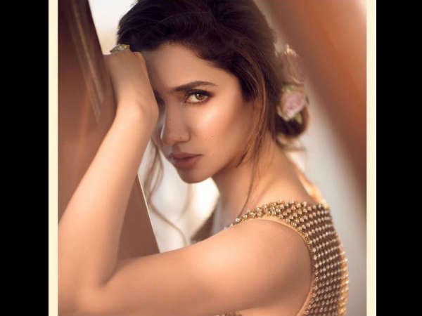 Mahira Khan does a stunning photoshoot on the beach - Filmibeat