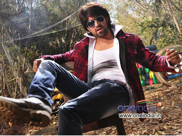 5 Interesting Facts Revealed By Rocking Star Yash On Facebook Live ...