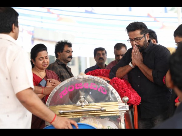Ambareesh's Demise: South Indian Celebrities Pay Final Respect To The ...