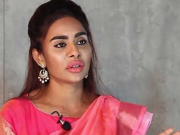 Sri Reddy's Sensational Post About Teja And Ileana Goes Viral - Filmibeat
