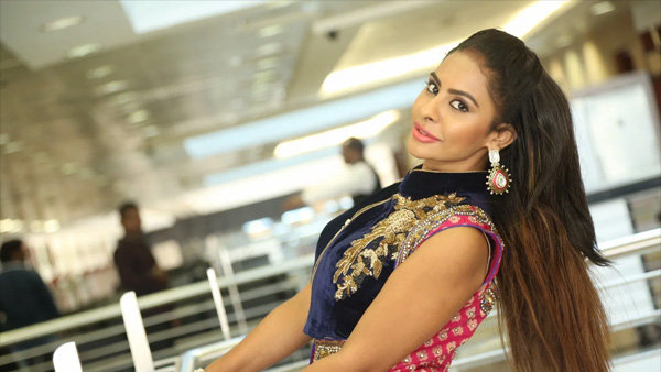 Sri Reddy's Post On Trisha's Bathing Video Sets Social Media On Fire ...