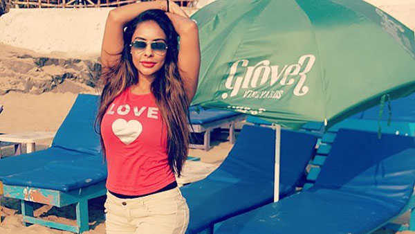 Sri Reddy's Diwali Special Photo Takes Fans By Surprise - Filmibeat