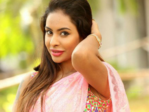 Sri Reddy's Diwali Special Photo Takes Fans By Surprise - Filmibeat