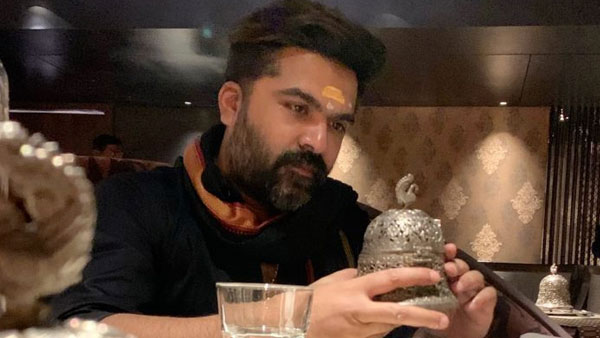 Simbu Begins His Holy Journey To Sabarimala; Pictures Go Viral - Filmibeat