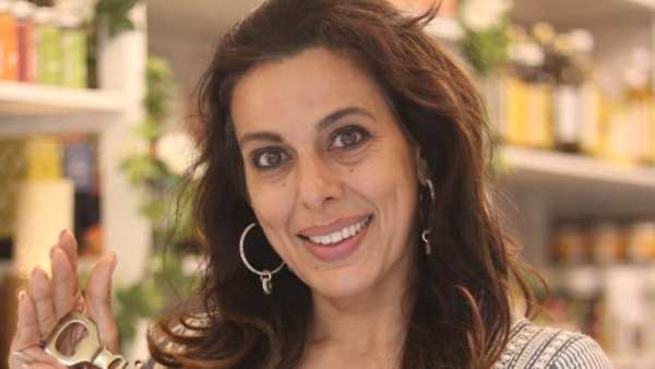 Pooja Bedi Quit Films For Ex-Husband Farhan's Family, Says 'They Were ...