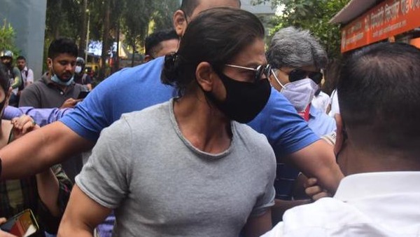 Shah Rukh Khan Receives Support From Bollywood Colleagues And Fans Post ...